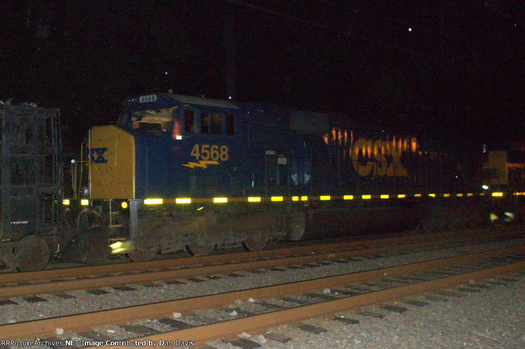 CSX SD70AC 4568 trails an ES40DC on Q301-21